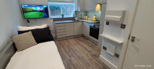 Studio Flat / London Gateway - Barnet