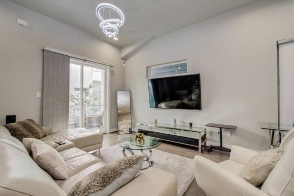 Luxurious Med Cntr/nrg Townhome - Missouri City, TX