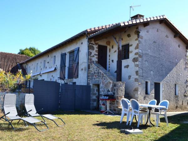 Gîte Chaleureux En Pleine Nature Avec Jardin Privé, Proche De Confolens, Animaux Acceptés - Fr-1-653-23 - Esse
