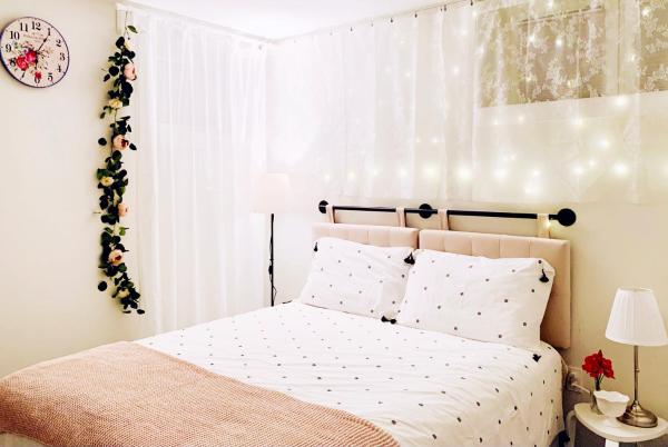 Private Guest Studio W/ Full Bath - Queen Bed - Parking - Central Location - West Vancouver