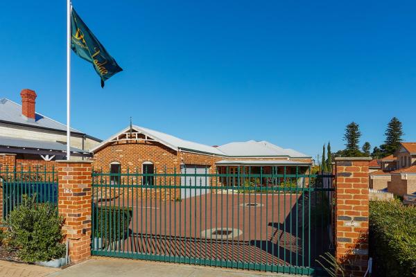 Durham Lodge Bed & Breakfast - Mount Pleasant
