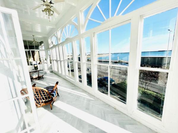 Flat 4 Marine Parade House, 1 East Cliff- Next To Dover Port, White Cliffs, Beach, Castle - Dover