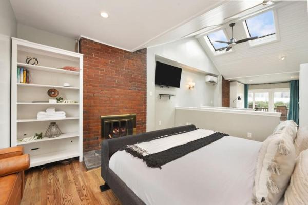 Hostwise Stays - Great Balcony Views, Patio, Minutes To Stadiums - Pittsburgh, PA