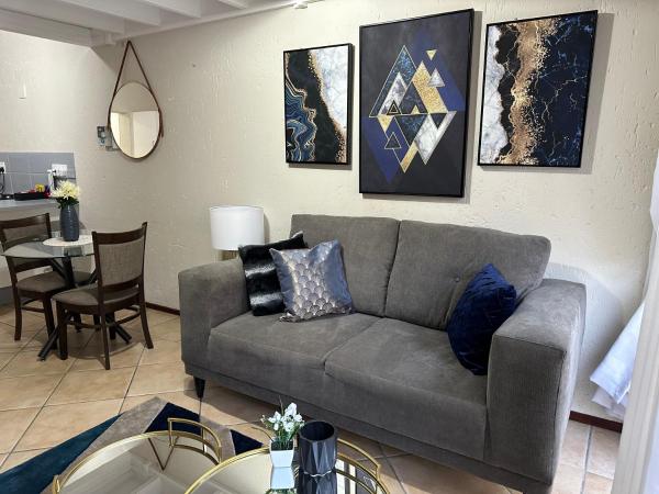Luxurious Condo In Fourways - A Hotel Experience With A Personal Touch - Chartwell