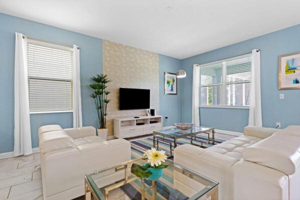 Enchanted Shanghai La 9 Bedroom Home Free Resort Access - Florida