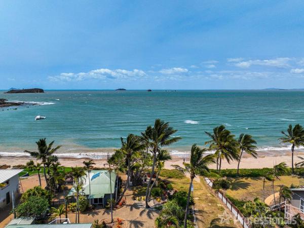 Beachfront Holiday House - Emu Park