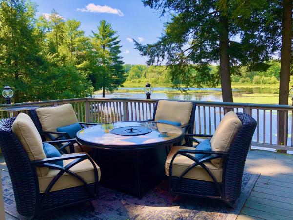 Li'l Love Inn: Magical Sunsets, Quiet, Cozy, Waterfront - Edinboro, PA