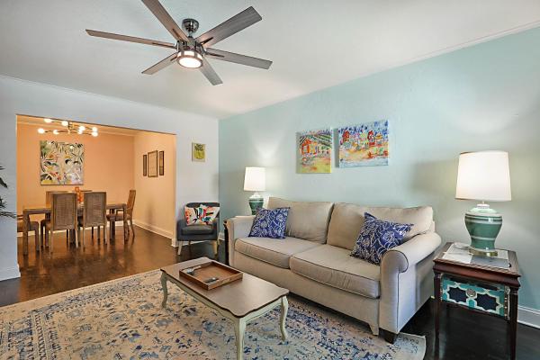 Steps To Beach & Downtown! Spacious Beach Bungalow #2 - Lake Worth, FL