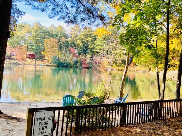 Clear Pond Suite, Pet Friendly Pond Front Studio Apartment That Sleeps 4 Guests. - Massachusetts