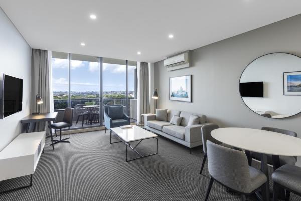 Meriton Suites Waterloo - Sydney