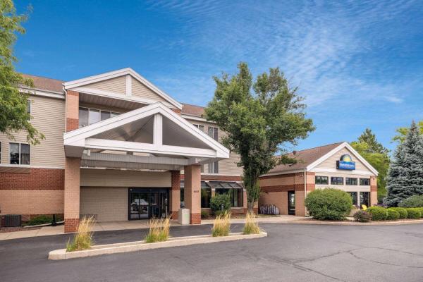 Days Inn & Suites By Wyndham Madison - Madison, WI