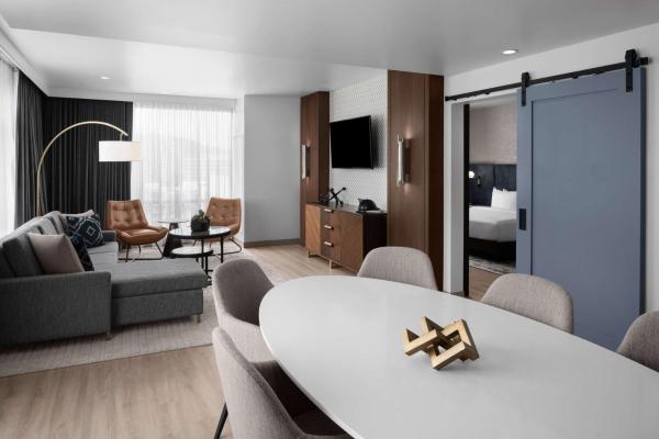 Hotel West & Main Conshohocken, Tapestry Collection Hilton - Upper Darby, PA