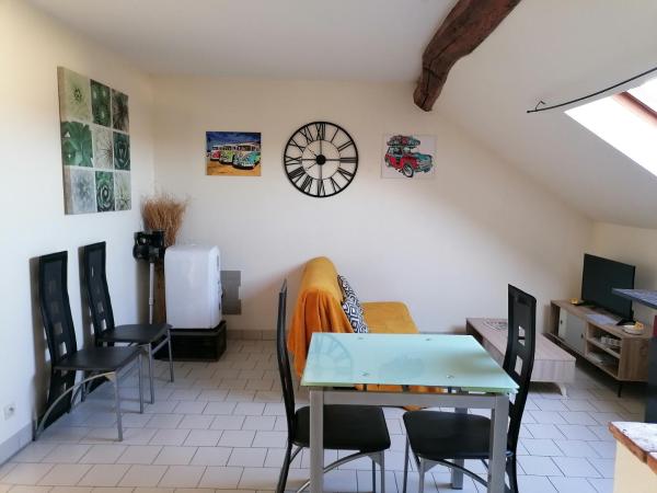 Appartement Climatisé Avec Parking Privé à Doué La Fontaine - Maine-et-Loire
