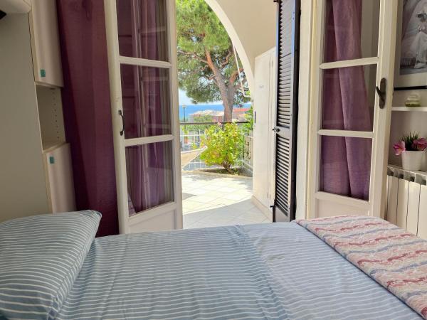 Casa La Perla - Alloggio Con Terrazza Panoramica, Piscina E Free Parking - Alassio