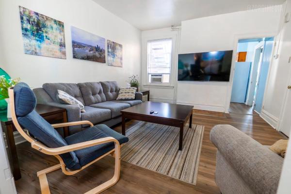 Stylish Apt - 2 Queen Bed - Easy Hospital Access - Forest Hills, PA