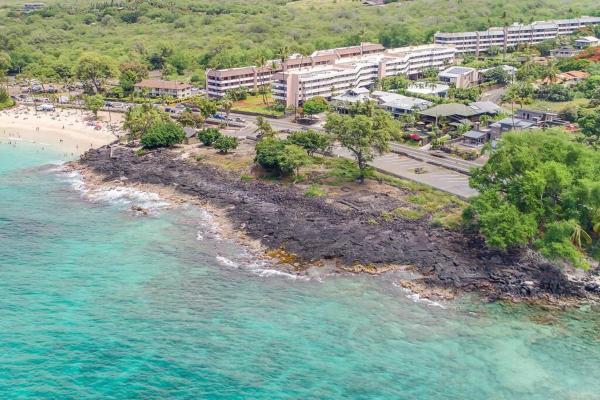 White Sands Villa Beach Condo #322-top Floor Views - Magic Sands Beach Park