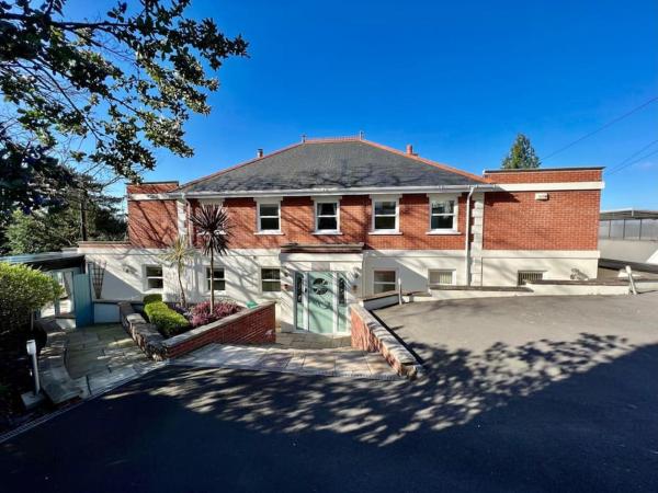 Osmund House, Salisbury Sleeps Up To 19 - United Kingdom