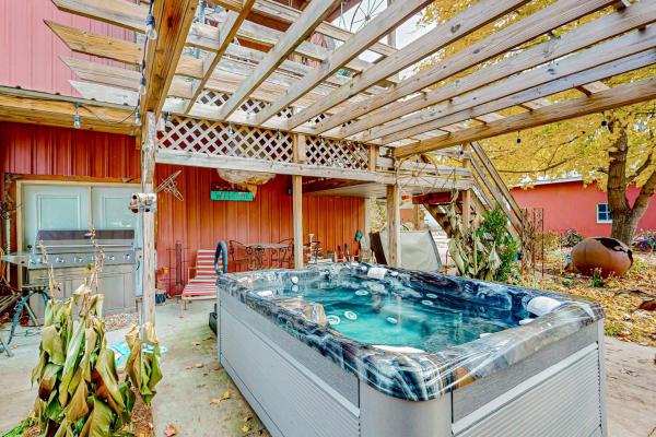 Red Barn Retreat - Springfield, IL