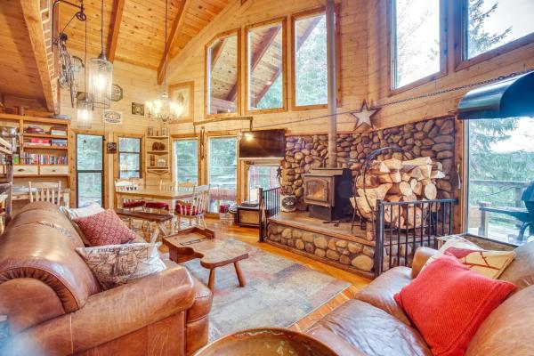 Tree-lined Mccall Cabin Walk To Payette River! - McCall, ID