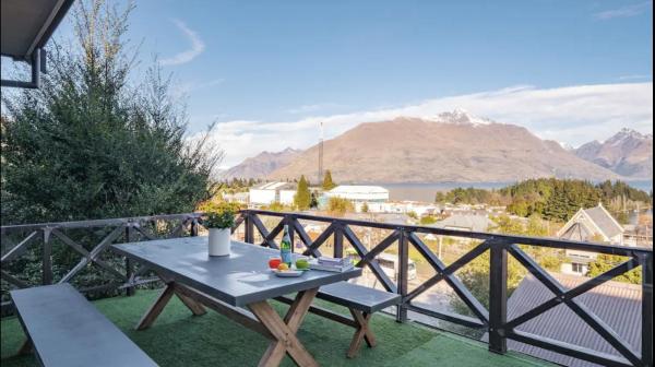 Central Town Habeke Apartment With Stunning Views - Queenstown