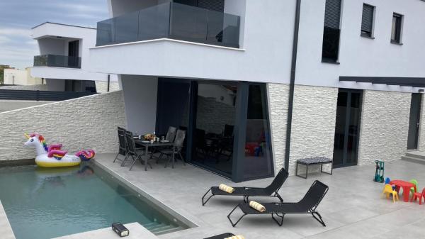 Villa Lura In Pula Mit Pool - Pula