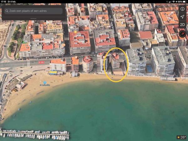 Ruim Appartement Aan Het Strand Met 4 Slaapkamers - Torrevieja