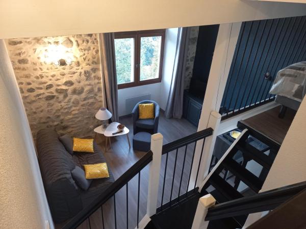 Le Belvédère De La Grand Croix Dans Le Chateau D'uriage - Chamrousse
