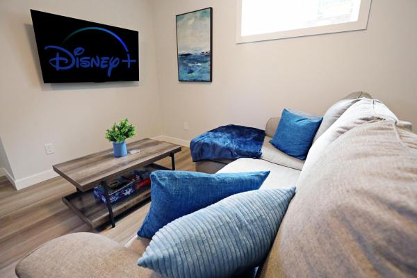 Central Suite King Beds,long Stays,disney+ - Edmonton