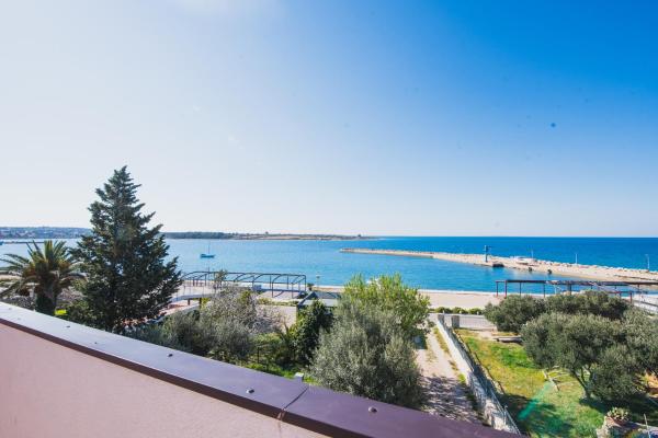 Apartments By The Sea Semy - Novalja