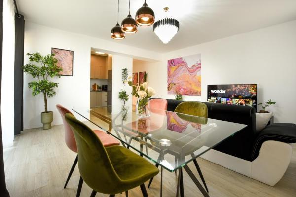 Urban Bliss - Contemporary Elegance In Modern Living Spaces - Aéroport de Bucarest Henri Coandă (OTP)