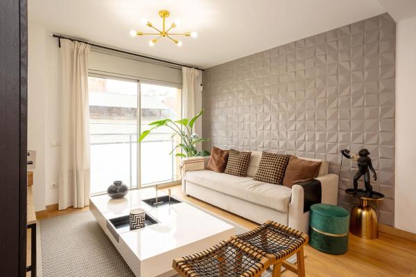 Modern Apartment Near Pl. España - Badalona