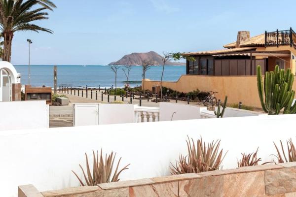 Corralejo Boutique Art Villa Fuego With Private Pool Bbq 20 Seconds To The Beach By Amazzzing Travel - Corralejo