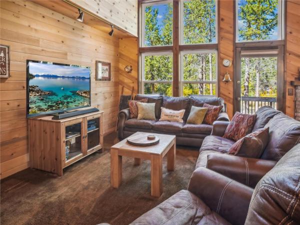Rustic Retreat By Tahoe Getaways - 4br Tahoe Donner Contemporary Cabin W Forest Views, Pet-friendly & Hoa Amenities - Truckee, CA