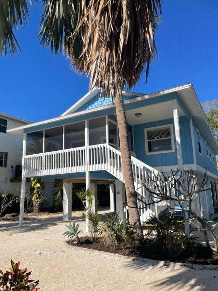 Escape To An Island Adventure! Free Bikes & Beach Items - Bean Point Beach, Anna Maria