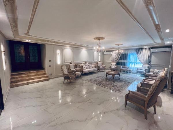 شقة تشطيب فندقي موقع متميز عائلات فقط - Giza