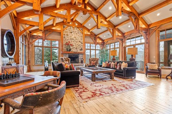 Oak Wood Lodge - Park City, UT