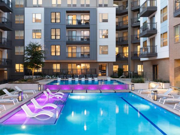 Ave Austin North Lamar - Short Stay Furnished Apartment - Austin, TX