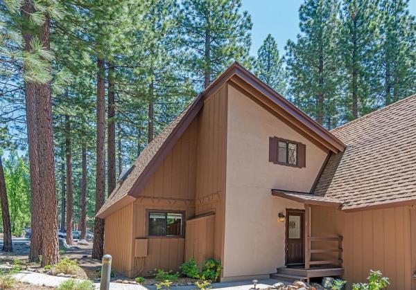 1 Alpine Terrace-renovated Condo Private Hot Tub - Incline Village