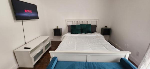 Perfect Location! Queen Room Near Malls, Dining & Stores! - Florida