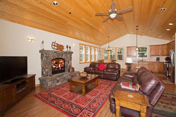 Sans Souci Terrace On The West Shore- 4 Br Cabin, Avail As A Ski Lease, Near Skiing! - Tahoe City, CA