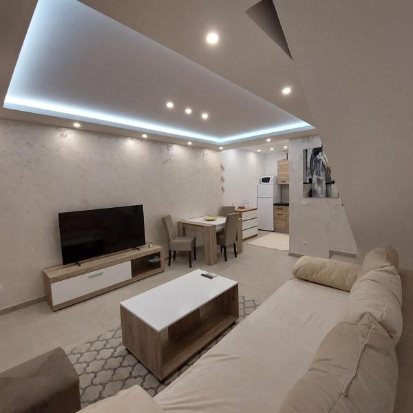 Apartman Lux Jelena - Belgrade Nikola Tesla Airport (BEG)