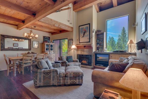 North Shore Lakeside Condo #8 By Tahoe Getaways - Updated 3 Story Condo Near Palisades Resort W Hoa! - Tahoe City, CA