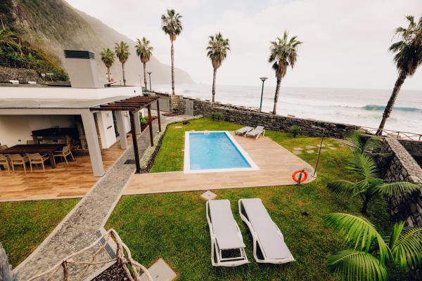 Casas Do Calhau Miúdo - Seixal - Porto Moniz