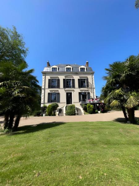 Domaine De La Belvaudière - 22 Pers - Piscine - Luxe -Rêve Au Mans - Le Mans