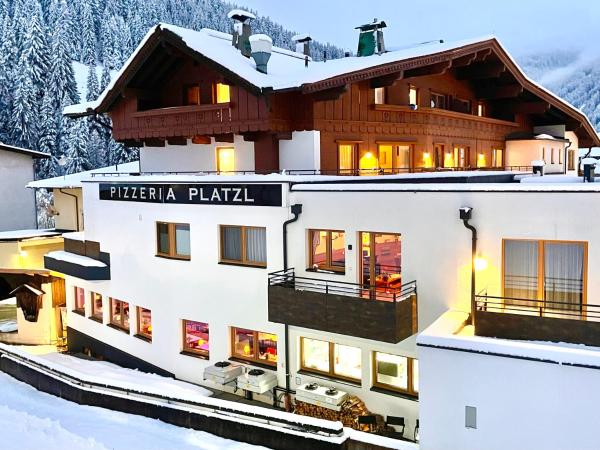 Aparthotel Dorfplatzl Garni Apartments & B&b - Juns