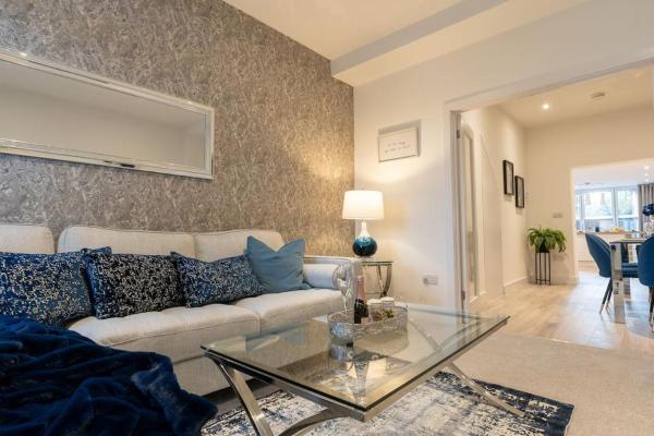 Luxury Living Away From Home - Redhill