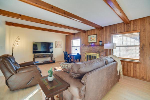 Adobe Home In Albuquerque With Covered Patio - 뉴멕시코