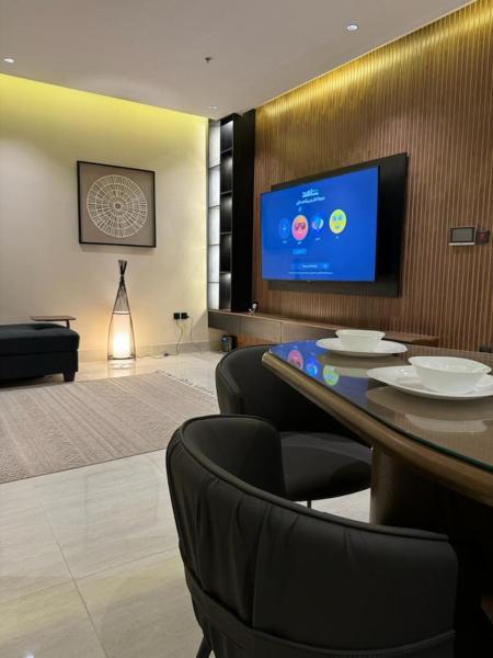 شقة فاخرة 3 غرف نوم وشرفة على الحديقة - Riyadh