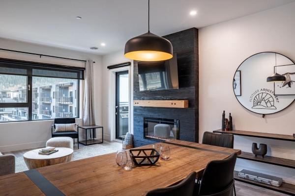 Altitude Adjustment By Revelstoke Vacations - Revelstoke