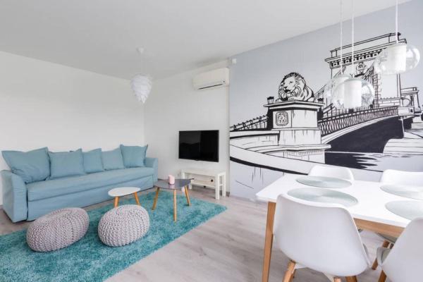 Sunny Hotel Home With An Unbeatable Balcony View - Budapest